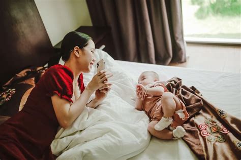 How And Why Do Six Month Old Infants Interact With Screens Love Guru Club