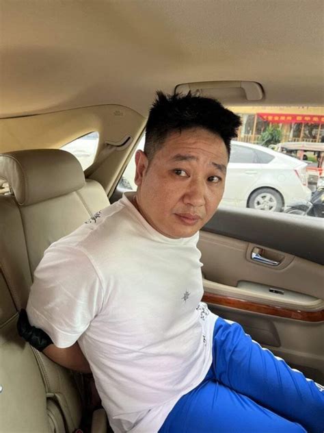 ចិនប្រើប្រាស់អាវុធខ្លីភ្ជង់ប្លន់យកលុយជិត១០០០ដុល្លារនៅរាជធានីភ្នំពេញ ស៊ីក្លូខ្មែរប៉ិស្តិ៍