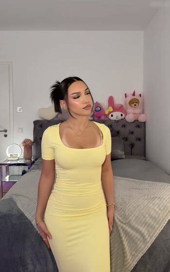 Shakiravv Nude Leaks Thefappening