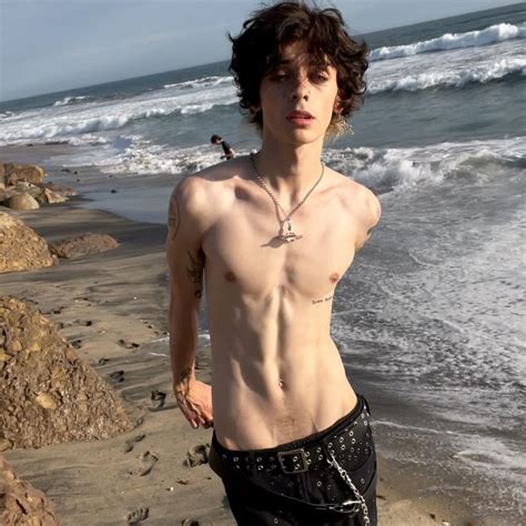 Пин от пользователя Brian на доске Cute Guys Худые парни Позы тела