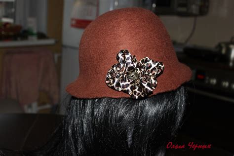 Шляпка валяная ТигрицаАвторская ручная работа Брошь съемная