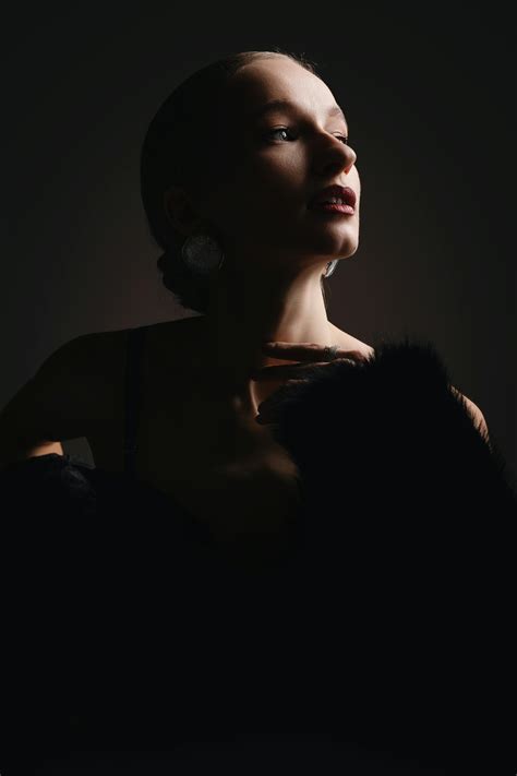 스튜디오 조명으로 찍은 세련된 패션 초상화 · 무료 스톡 사진