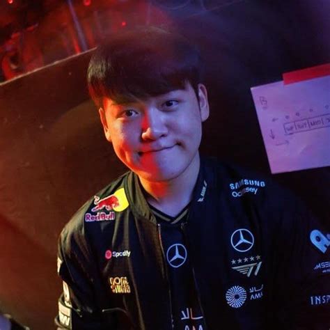 Ngọc Linh Yulinglii • Threads Say More