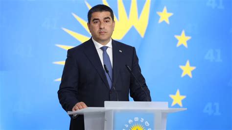 შალვა პაპუაშვილი „ნაციონალური მოძრაობის“ ბანერებზე ეს ბანერები ზიზღის კამპანიის ერთ ერთი