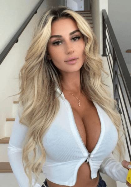 Filebianca Ghezzipng Boobpedia Encyclopedia Of Big Boobs