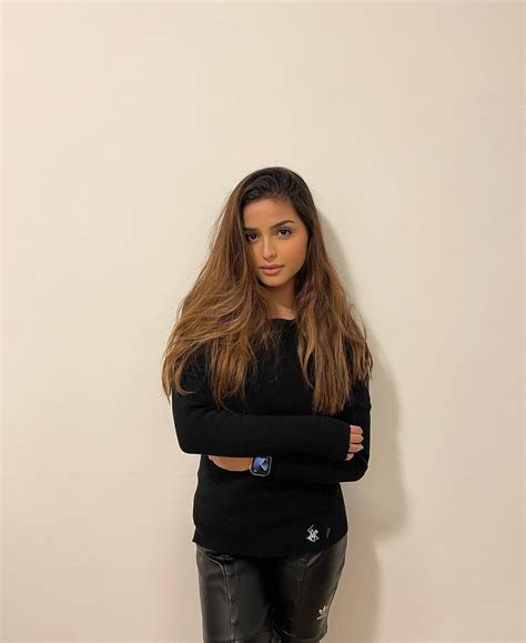 تحقيق الاستقلالية المادية ومحاربة الإكتئاب دروس من حلا الترك مجلة هي