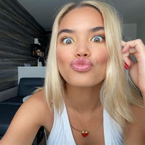 Paris Berelc Nude And Leaked Pics Of Skylar Storm From Mighty Med 60
