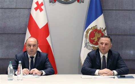 შინაგან ვიცე პრემიერმა შინაგან საქმეთა მინისტრმა ვახტანგ გომელაურმა და მინისტრის პირველმა