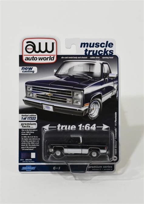 164 1985 Chevy Silverado 10 Fleetside Dark Bluewhite Daltons Farm