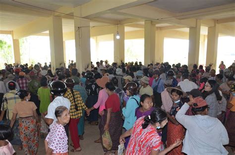 တပ်မတော်ပင်လယ်သွားဆေးရုံရေယာဉ် သံလွင် ဧရာဝတီတိုင်းဒေသကြီး၊ ငပုတော မြို့နယ်အတွင်းရှိ ဒေသခံပြည