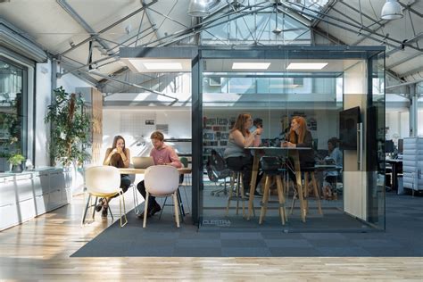 How To Improve Employee Wellbeing Through Workplace Design Technology