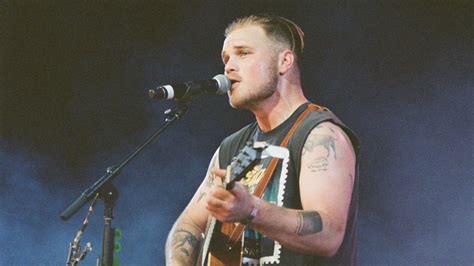 Zach Bryan Säljer Katalog För Historisk Summa