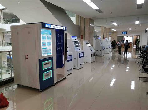 江西抚州市东乡区民政局使用证照通双人自助拍照机太方便了 屏幕