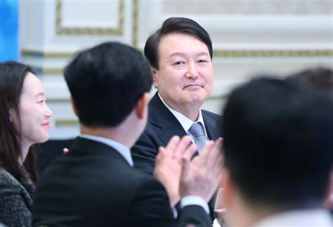 [칼럼]윤석열 대통령의 주 69시간과 저출산 걱정 노컷뉴스