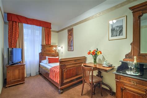 Hotel Mucha Praga Czechy Opinie Travelplanetpl