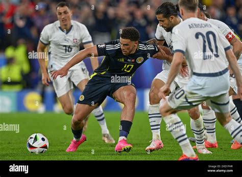 Ché Adams 10 Of Scotland Fighting For The Ball With Ricardo Rodriguez