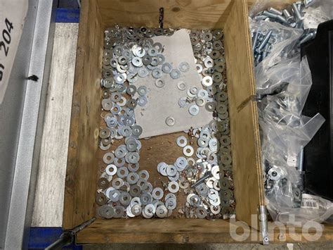 Överskott Diverse Bultmutter Blinto Auktioner