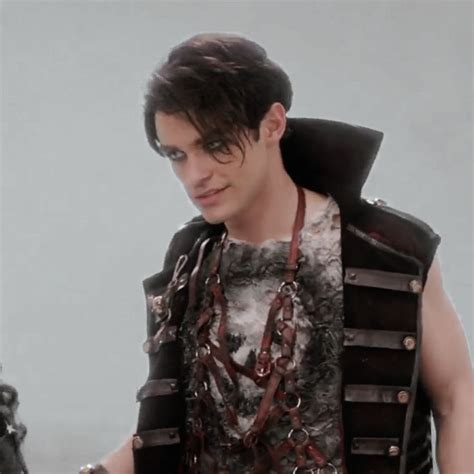 Pin By Arya On Harry Harry Hook Thomas Doherty Harry