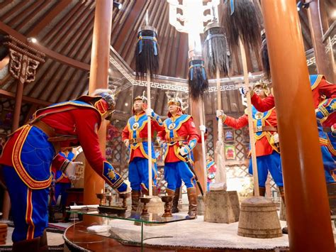 Бүх цэргийн их хар сүлдэнд өнөөдөр хүндэтгэл үзүүллээ Isee Mn