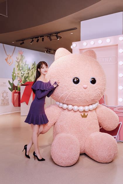 [제이에스티나x디스에이블드] 신동민 작가 홀리데이 일러스트 콜라보 팝업스토어 🎁 디스에이블드 Thisabled