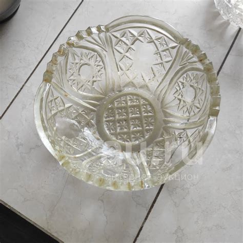 Ваза 2 — купить в Красноярске Состояние Б у Тарелки блюда салатники на интернет аукционе