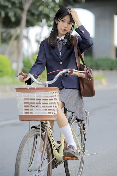 Pin By 美智夫 芦田 On 街撮り画像🚲学生自転車アップ編 Bicycle Girl Cute Japanese Girl