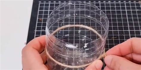 矿泉水瓶废物利用DIY手工制作笔筒 360新知