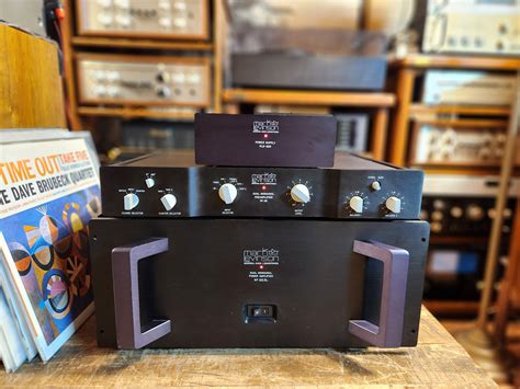 Mark Levinson 마크레빈슨 명기 No 26 Phono 프리엠프와 No 23 5l 파워엠프 조합입니다 220v