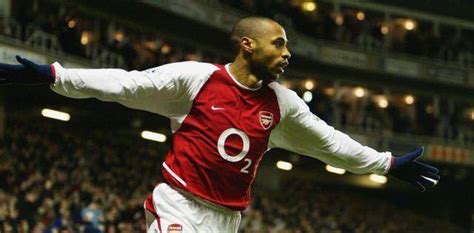 《442》足球历史百大球星：梅西第一马拉多纳第二c罗第三c罗斩获俱乐部第700球 曼联逆转排名第一阿尔贝托