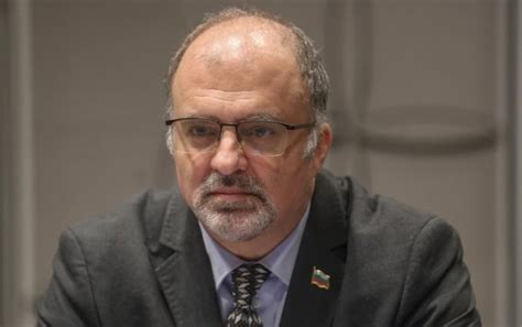 СЛЕД СКАНДАЛА С ТЕАТРИТЕ Отстранени са двама служители на Министерството на културата