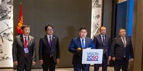 Гашуун сухайт Ганц модны боомтын хил дамнасан төмөр замыг холбох