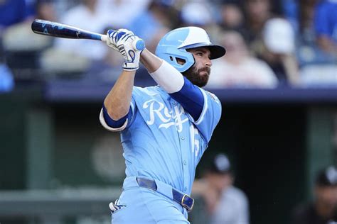 Rave Fills In Nicely For Pasquantino In Royals 6 2 Victory Over The White Sox