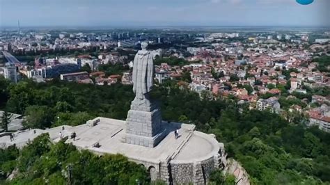 Ще бъде ли демонтиран паметникът на Альоша в Пловдив Nova