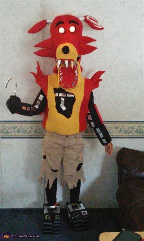 Diy Foxy Costume No Sew Diy Costumes Fnaf Cosplay Quick Halloween