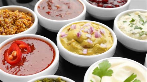 The Biggest Fast Food Trend Isnt A New Sandwich — Its The Sauce