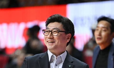스포키 포토 김도완 감독 투지에 미소가 나오네