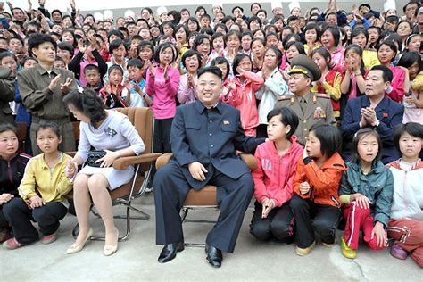 高清 金正恩携夫人李雪主视察妙香山少年团野营所 组图 搜狐滚动