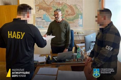 Силовики повідомили про підозру учасникам організованої злочинної групи яка заволоділа майном
