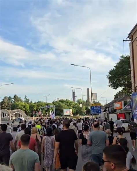 Blokada U Kragujevcu Zastavin Soliter Youtube