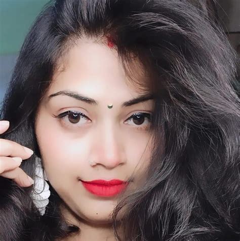 Komal Kashyap On Reels