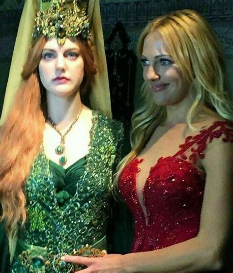 Pin Di Firuze Su Meryem Uzerli Bombi