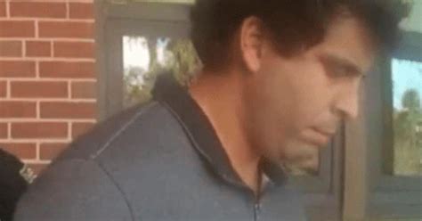 Indignante Un Profesor Besó En La Boca A Una Alumna En Plena Clase