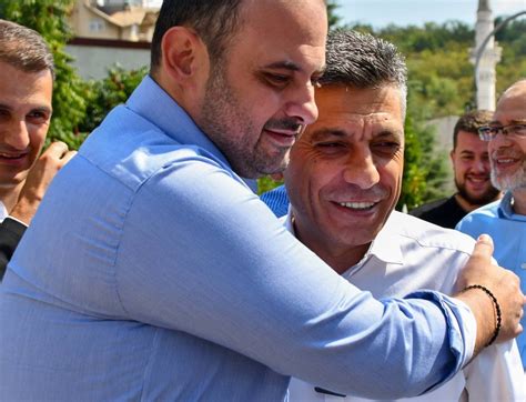 Странски Служби