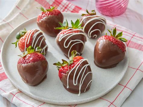 15 Easy No Bake Strawberry Desserts Perfect For Hot Summer Days
