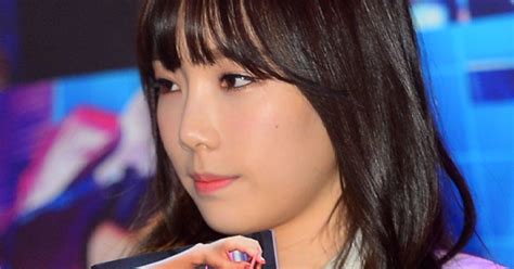 [td포토] 소녀시대 태연 팬들에게 드릴 사인이에요