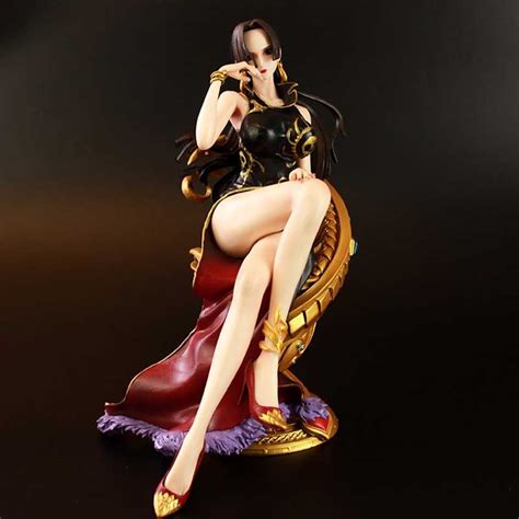 Figurine Boa Hancock sur fauteuil doré Mugiwara Shop Figurine Boa Hancock sur fauteuil doré Mugiwara Shop