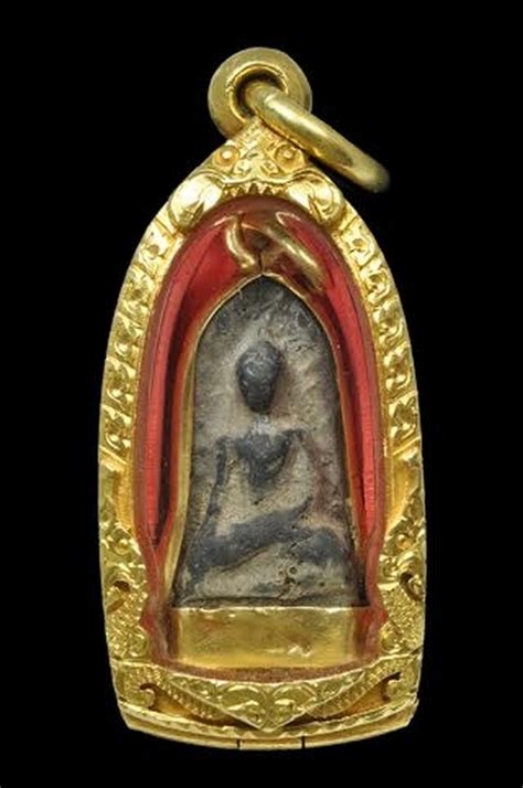 พระรอดมหาวันพิมพ์เล็ก เนื้อดำหายากสุดๆ พระเมืองเหนือ บริษัท พระเมืองเหนือ จำกัด