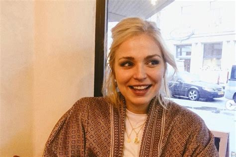 Julie Van Den Steen Is Zo Trots Ik Blijf Ervan Schrikken Hoeveel Mensen Me Daar Nog Dagelijks