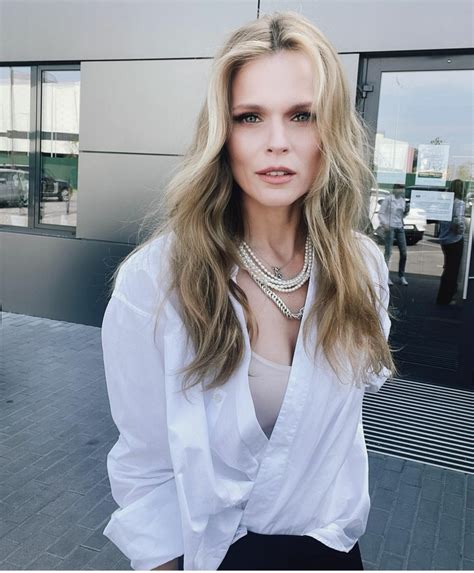 Как правильно держать пальцы когда пьем из чашки правила этикета от Ольги Фреймут