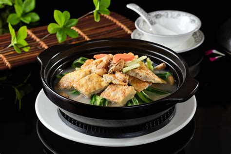 蛋角豆腐煲 中国菜系 食品餐饮 摄影 汇图网www huitu